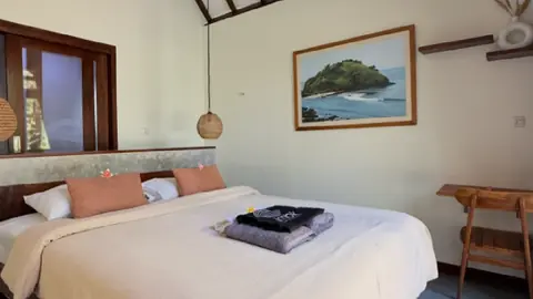LMBK Surf House